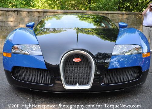 A low front end shot of the 2007 Bugatti Veyron EB 16.4 | Torque News